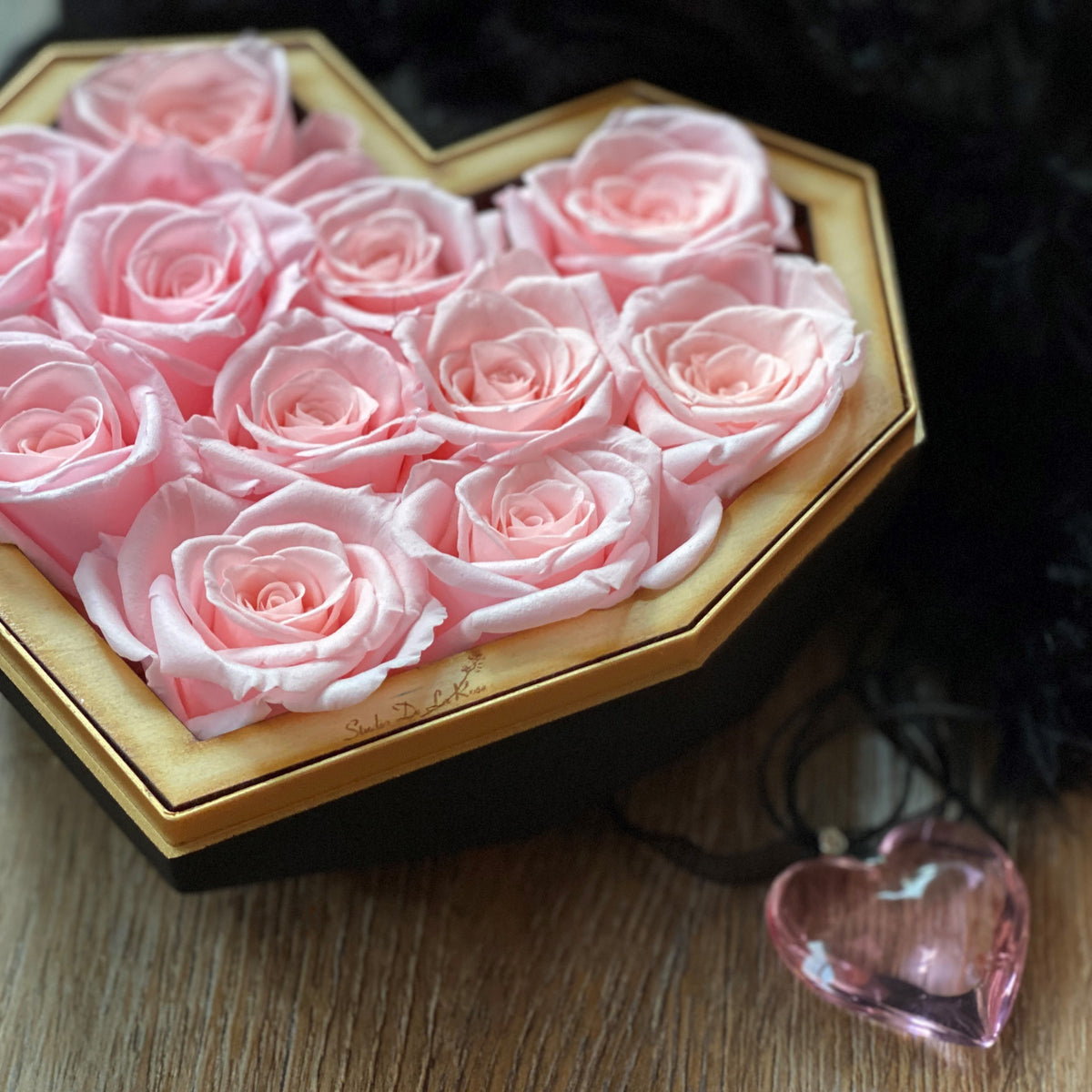 Deluxe Black Diamond Box Filled With The Ultimate Timeless Roses – Unl ...